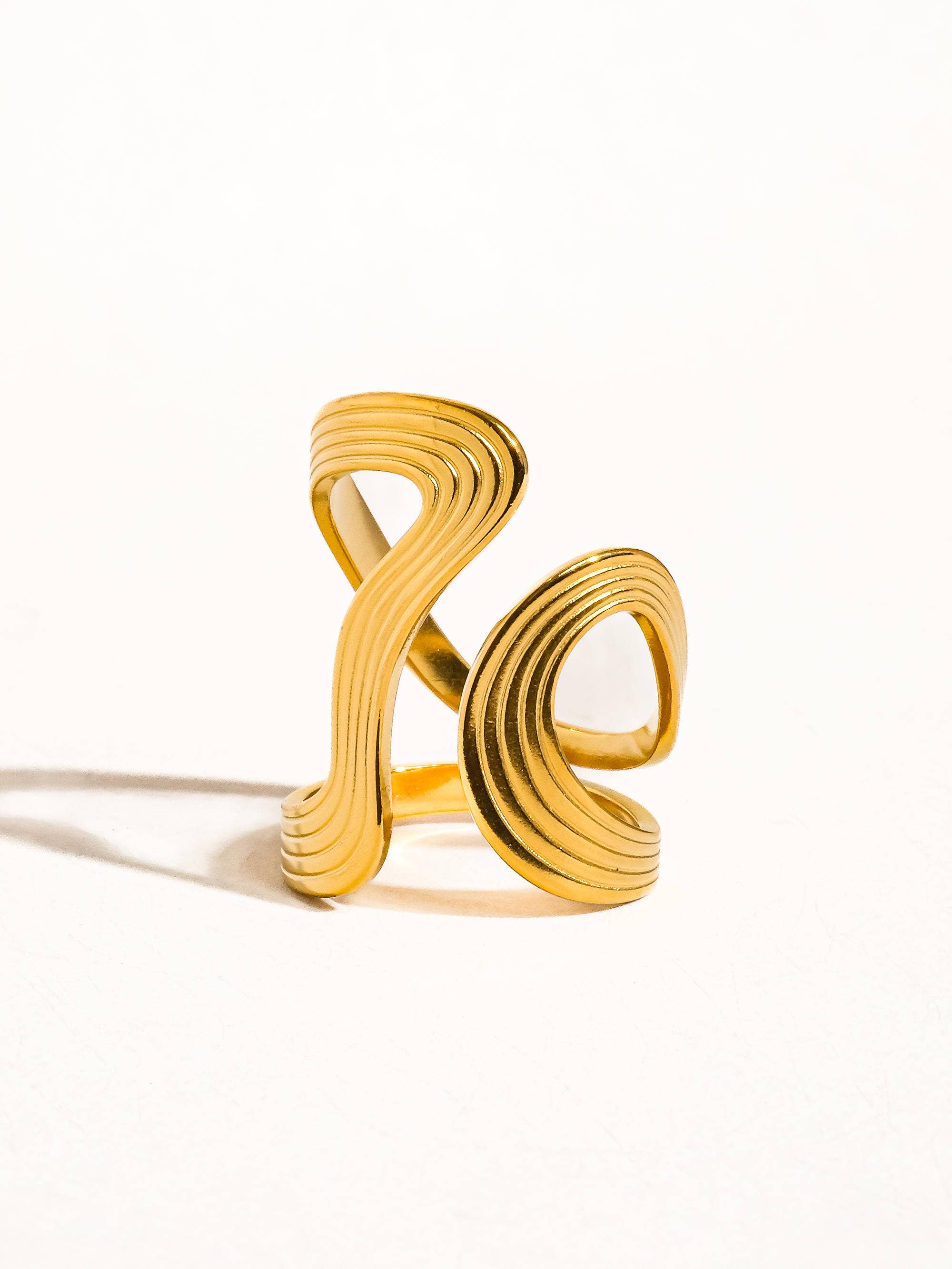 Xena Wavy Abstract Ring – AddisonsWonderland